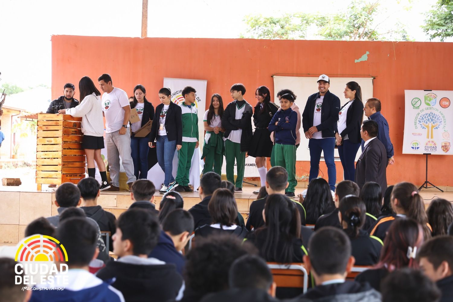 Intendente de CDE incentiva aprendizaje escolar para una “Ciudad de ...